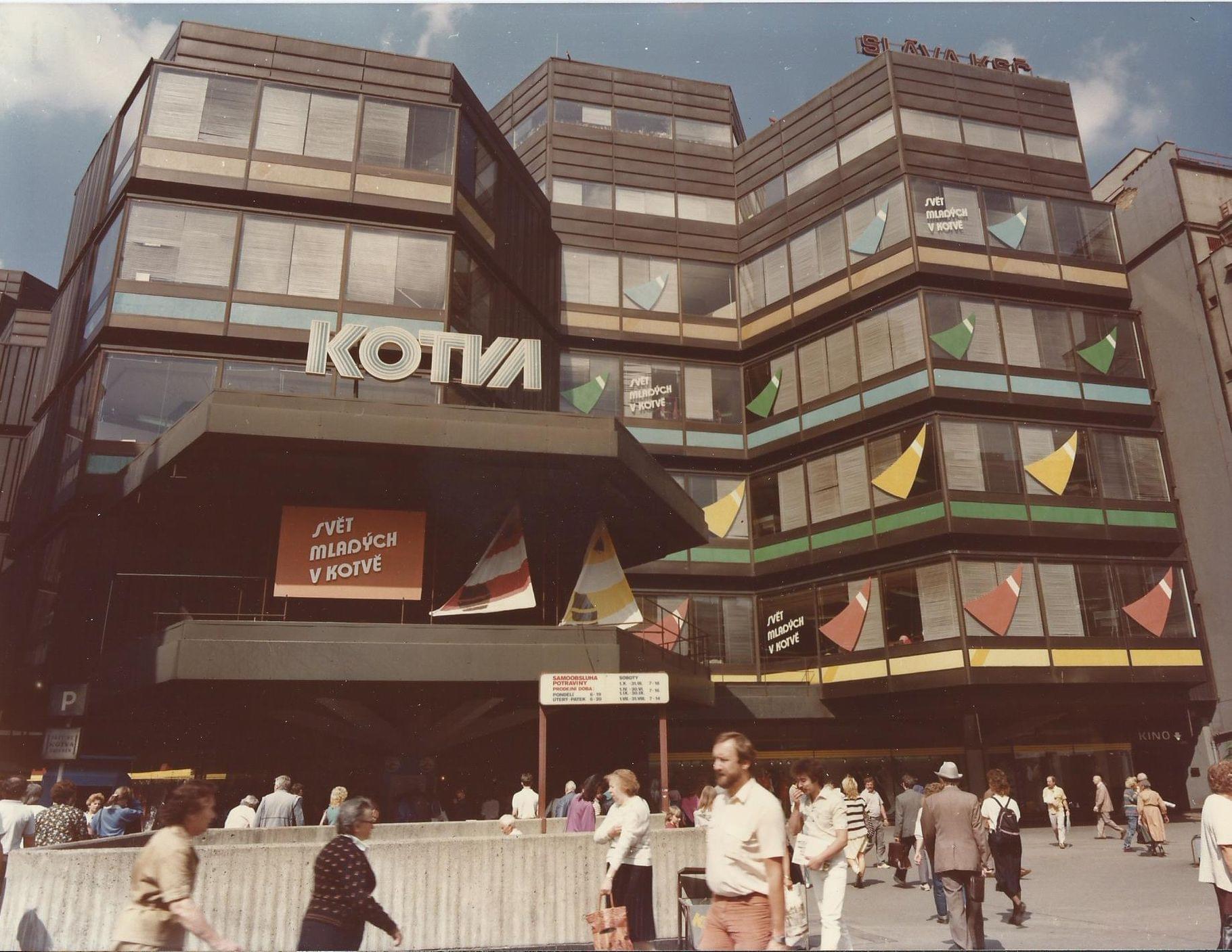 Architecture Tour: Kotva Department Store with Construction Manager Zdeněk